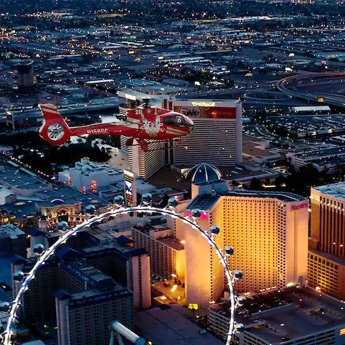 Las Vegas Strip e Neon Museum: voo noturno de helicóptero, ingresso ...
